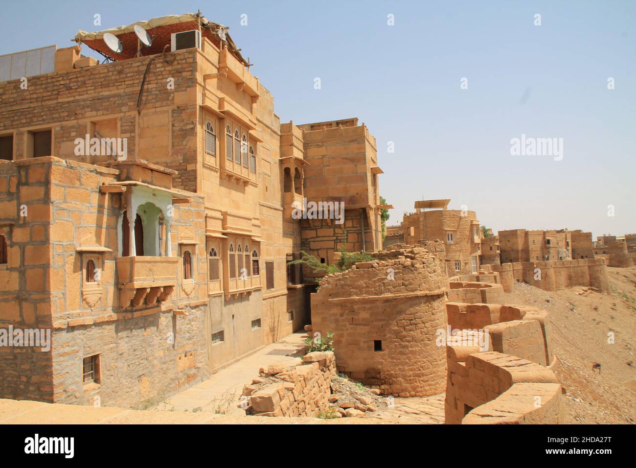 Mud brick building hi-res stock photography and images - Alamy