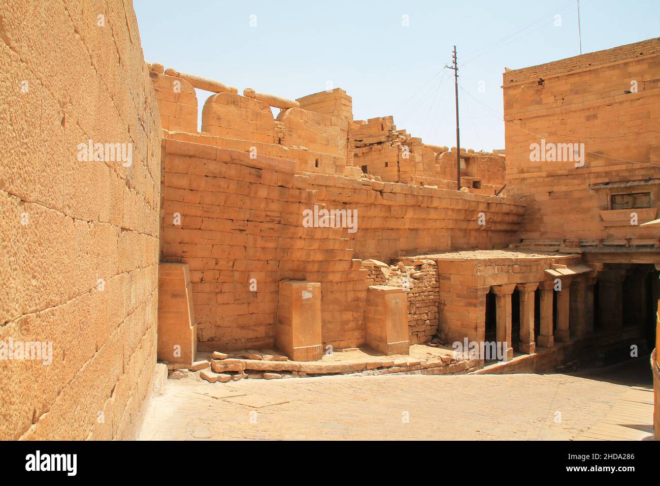 Building architecture mud construction hi-res stock photography and ...