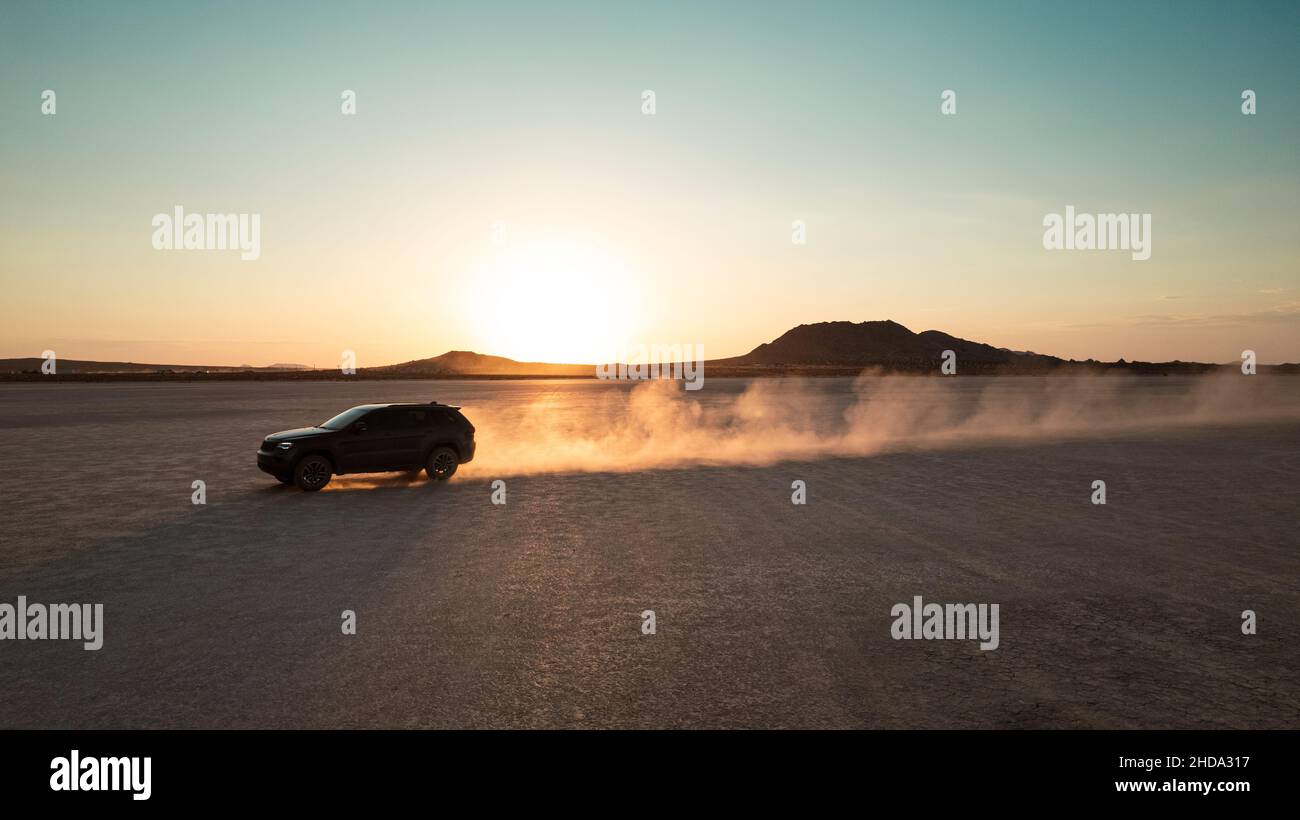 Driving off into the sunset hi-res stock photography and images - Alamy