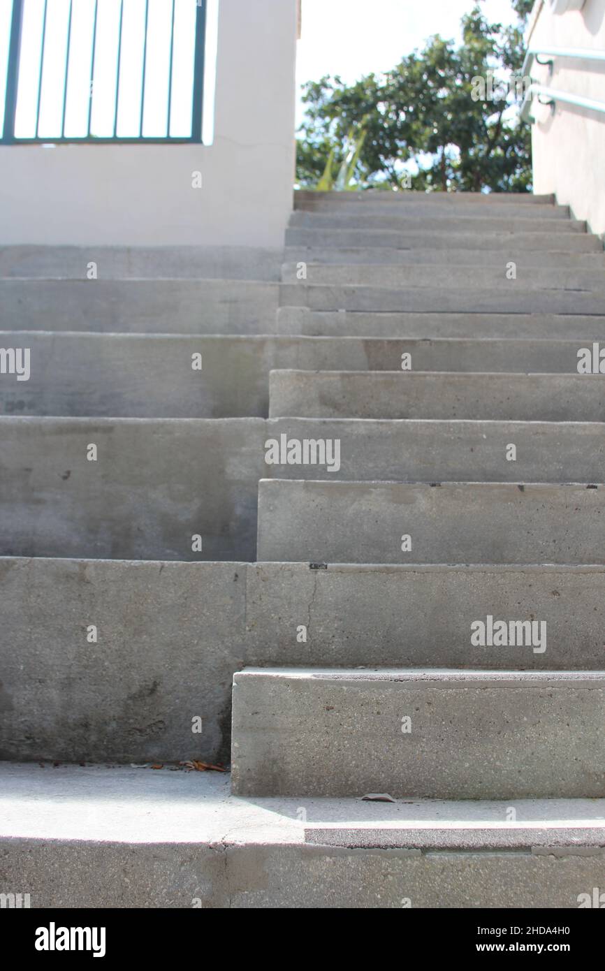 Stepsconcrete steps hi-res stock photography and images - Alamy