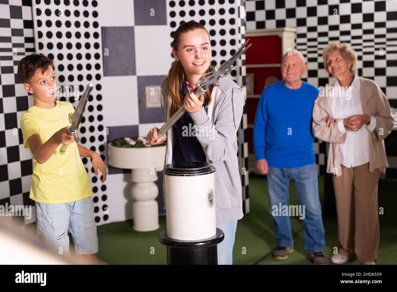 Escape room teenagers hi-res stock photography and images - Alamy
