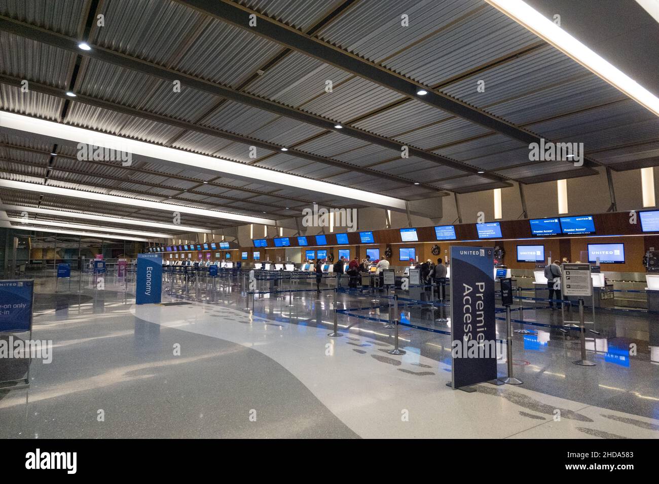 United checking in area, line, at the San Diego Airport, California ...