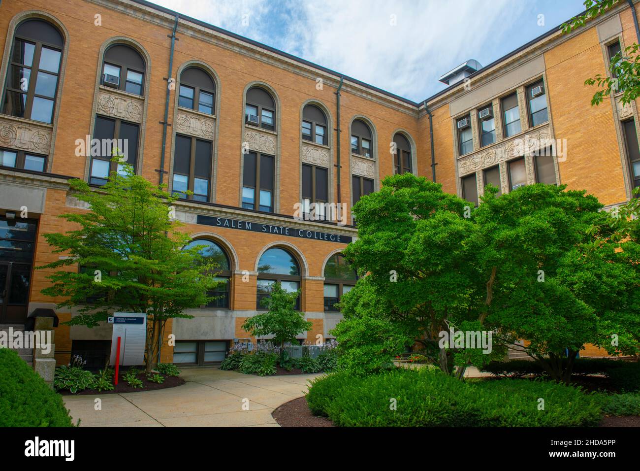 Salem State University main building Edward Sullivan Building at 352 ...