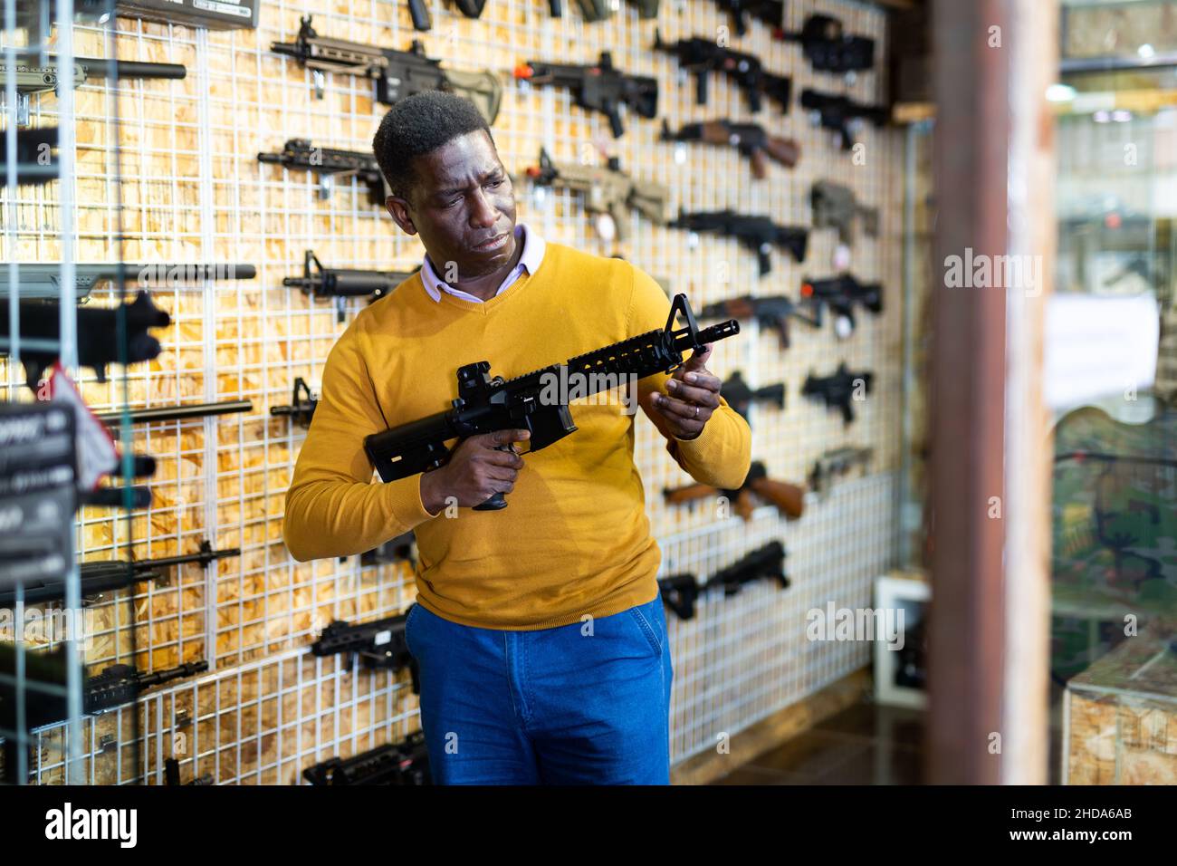 African american hunter rifle hi-res stock photography and images - Alamy