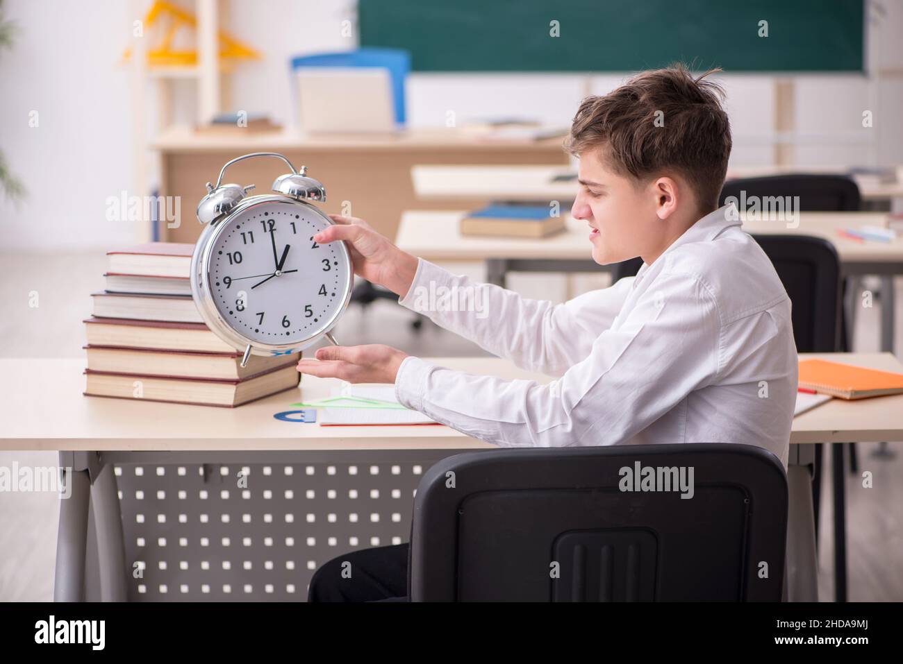 Teen clock school classroom hi-res stock photography and images - Alamy