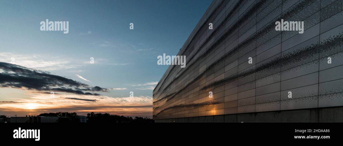 Walled urban area hi-res stock photography and images - Alamy