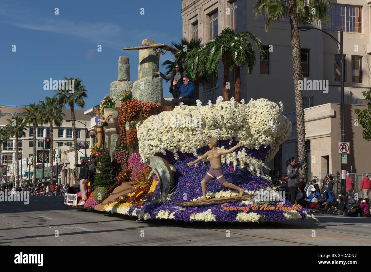 The Farmers Insurance float shown during the 2022 Rose Parade in ...