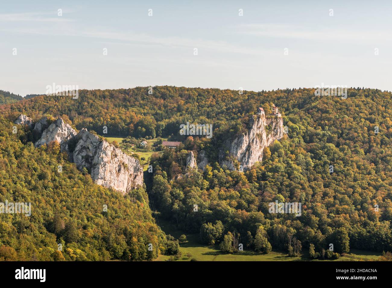 View from the Knopfmacherfelsen lookout to Bronnen Castle, Upper Danube ...