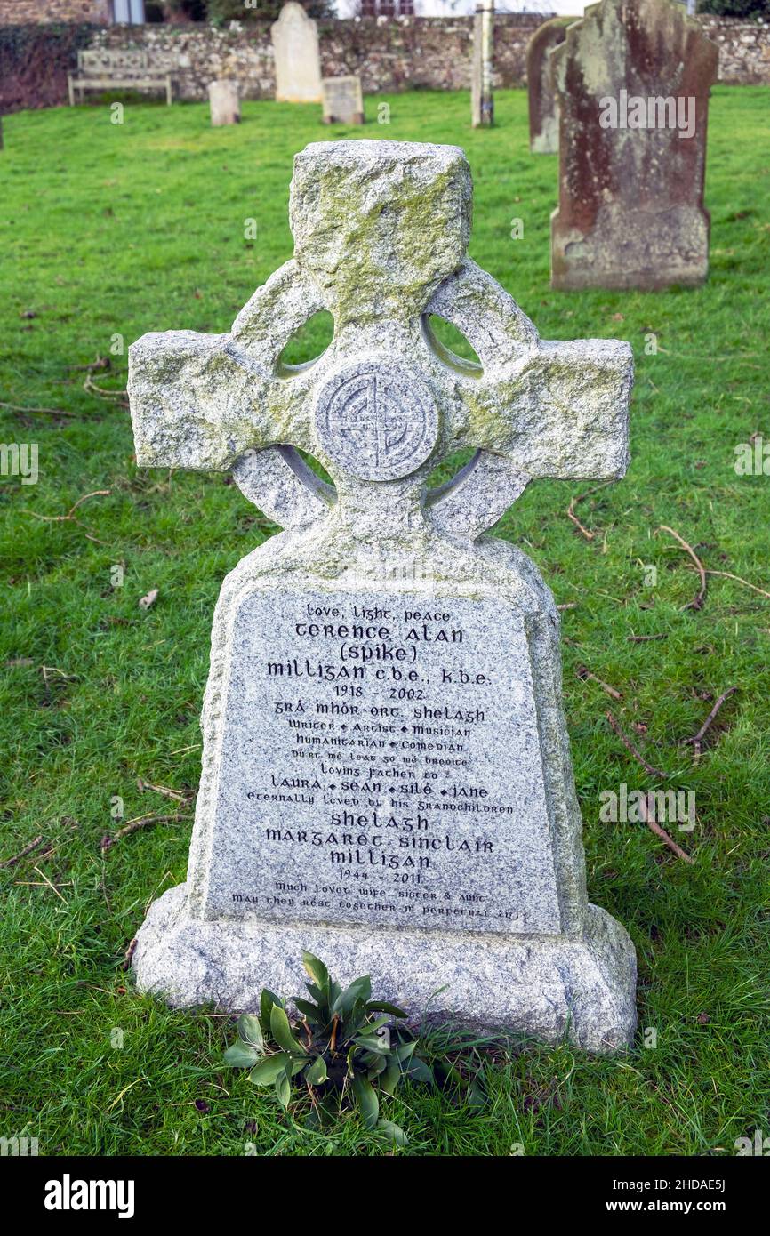 Comedian Spike Milligan's Grave, Winchelsea, East Sussex, UK Stock ...