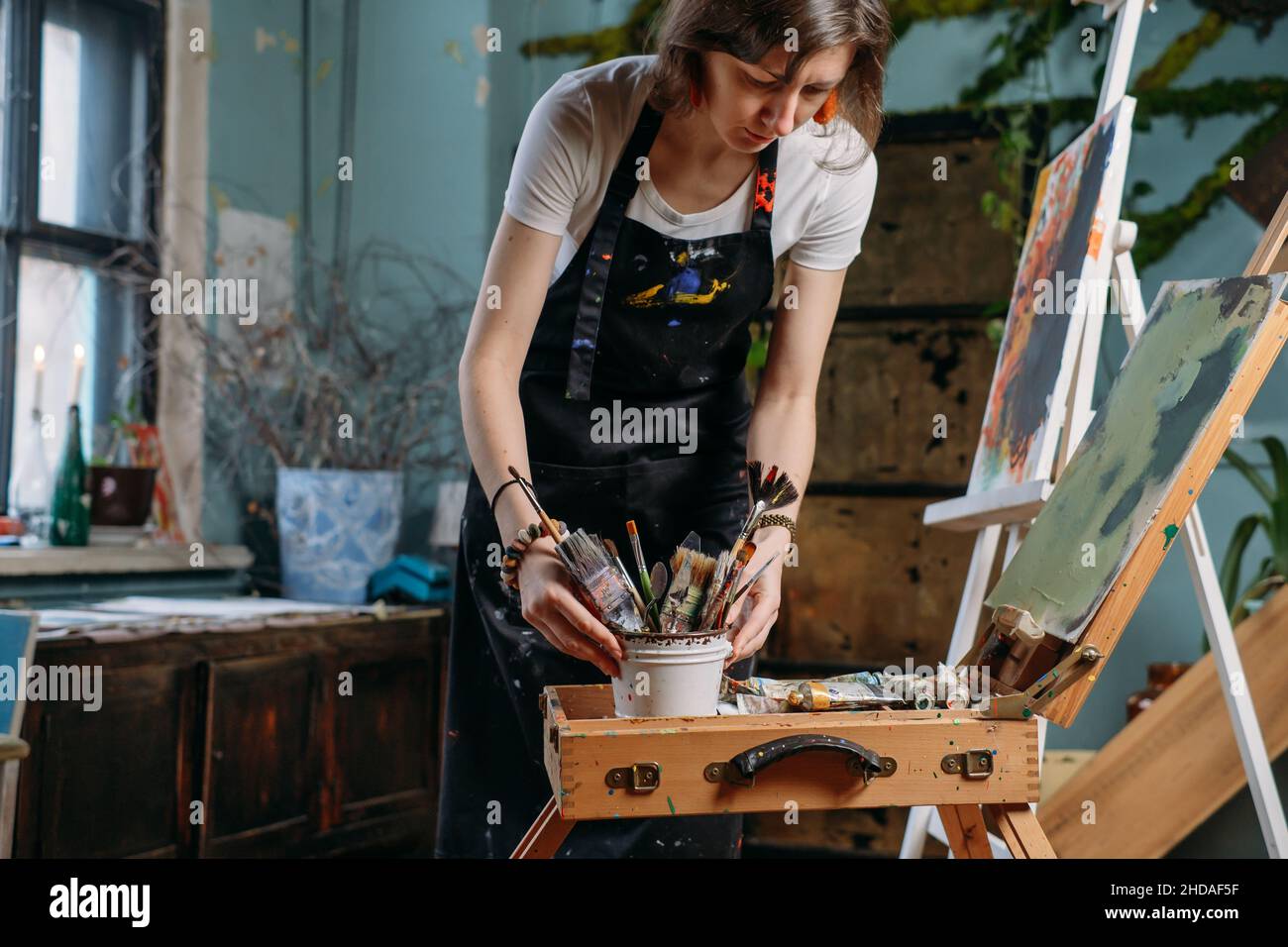 Painter workshop hi-res stock photography and images - Alamy