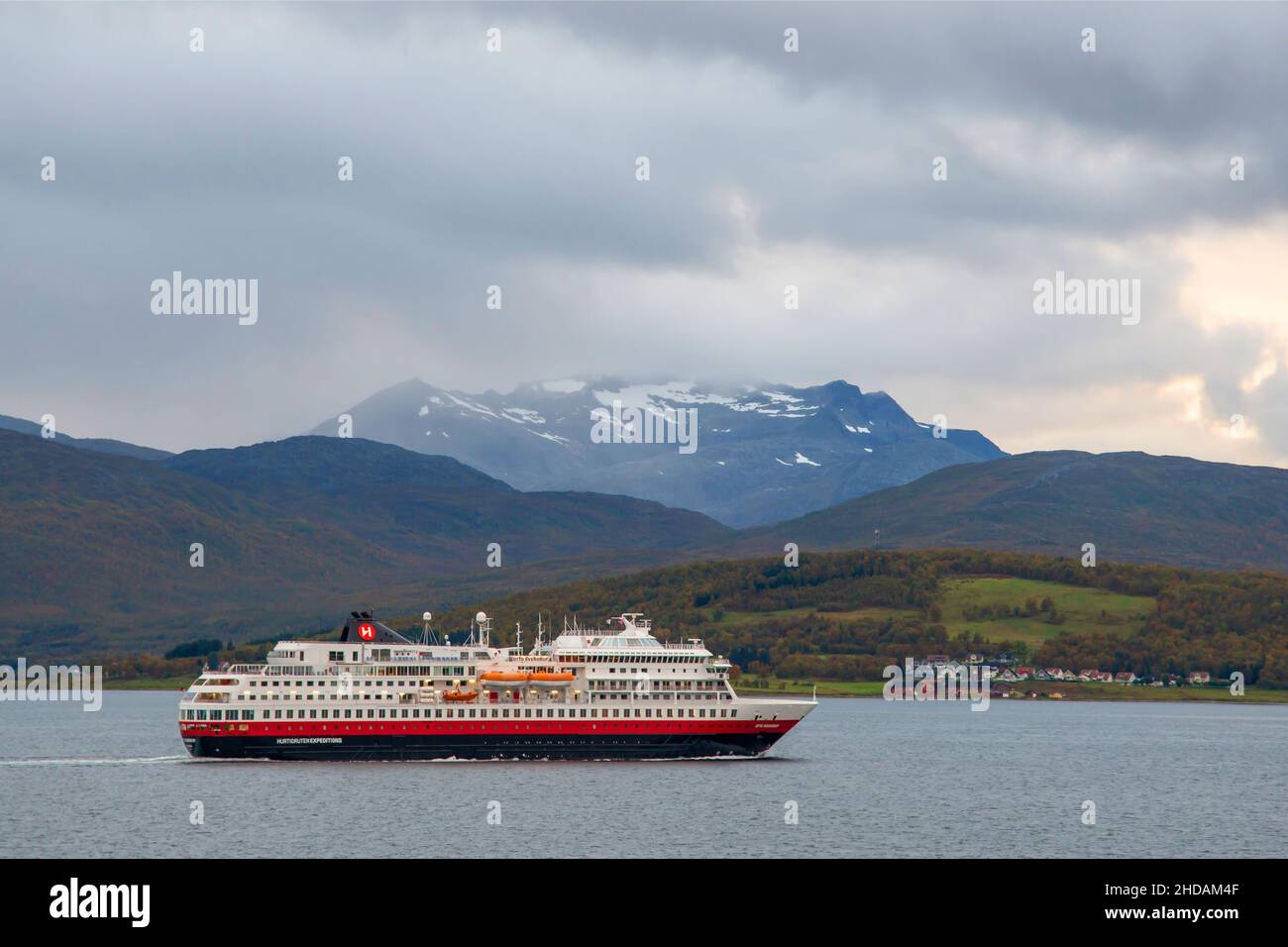 Hurtigruten expeditionsschiff otto sverdrup hi-res stock photography ...