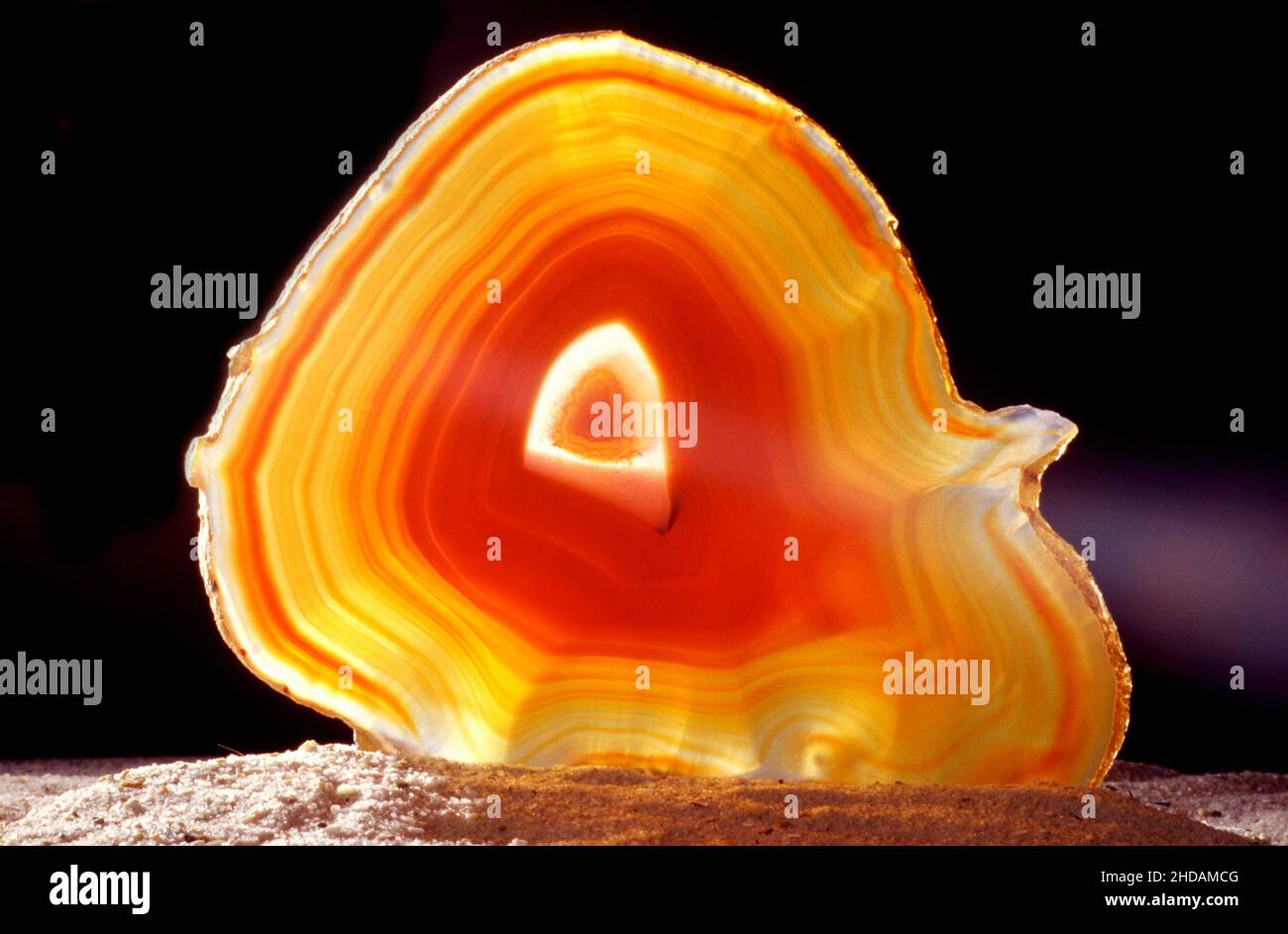 Kristall stein hi-res stock photography and images - Alamy