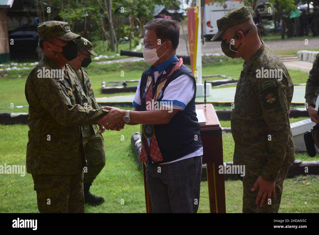 Bais, Philippines. 05th Jan, 2022. DPWH acting Secretary Roger G ...