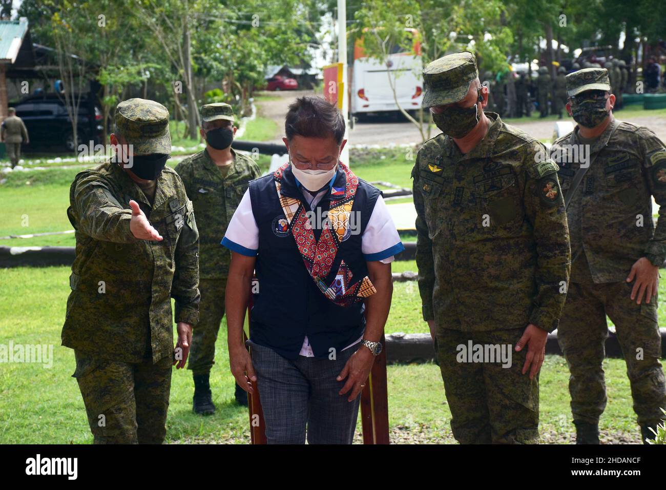 Bais, Philippines. 05th Jan, 2022. DPWH acting Secretary Roger G ...