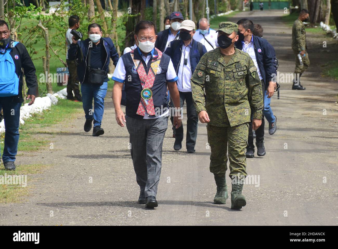 Bais, Philippines. 05th Jan, 2022. DPWH acting Secretary Roger G ...