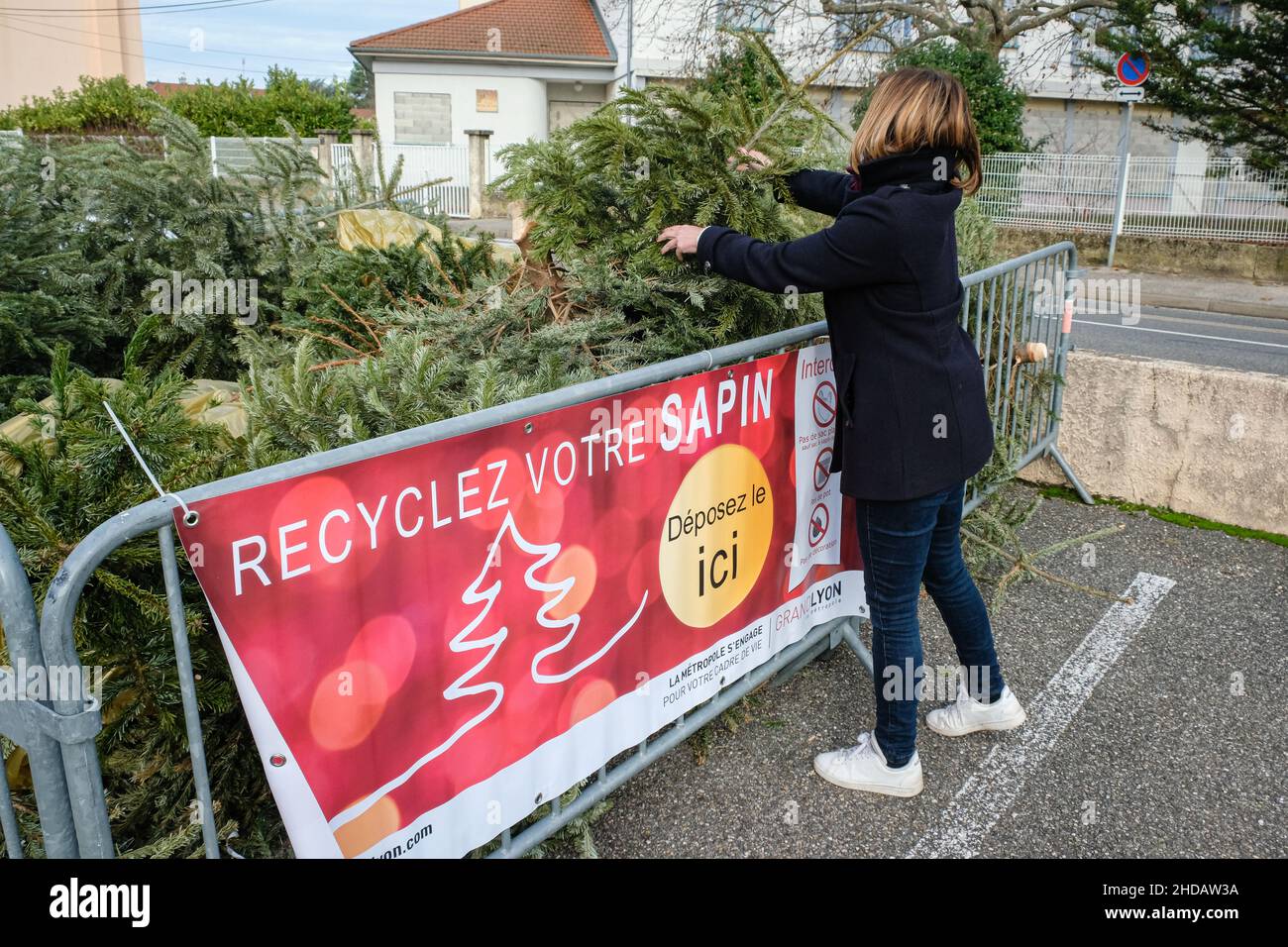 Jeter son sapin hi-res stock photography and images - Alamy