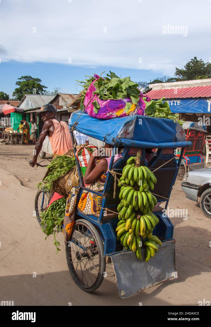Loaded rickshaw in Madagascar Stock Photo - Alamy