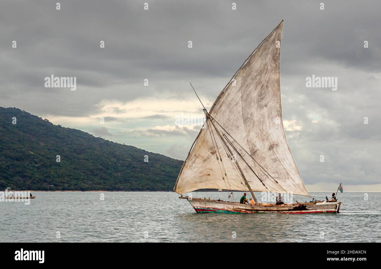 Traditional sailing boat on the Indian Ocean Stock Photo - Alamy
