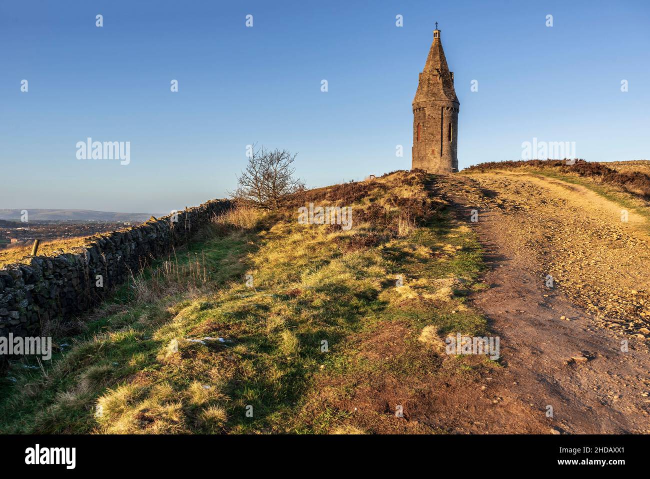 Cusped lancet windows hi-res stock photography and images - Alamy