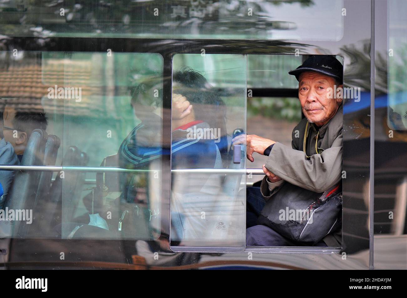 Bus seat elderly hi-res stock photography and images - Alamy