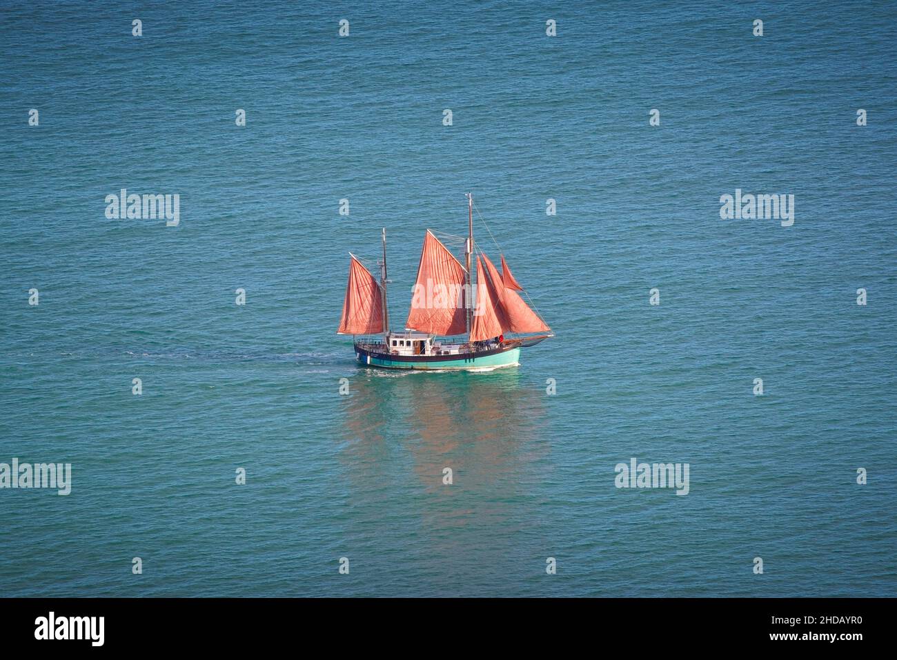 Gaff rigged sailboat hi-res stock photography and images - Alamy