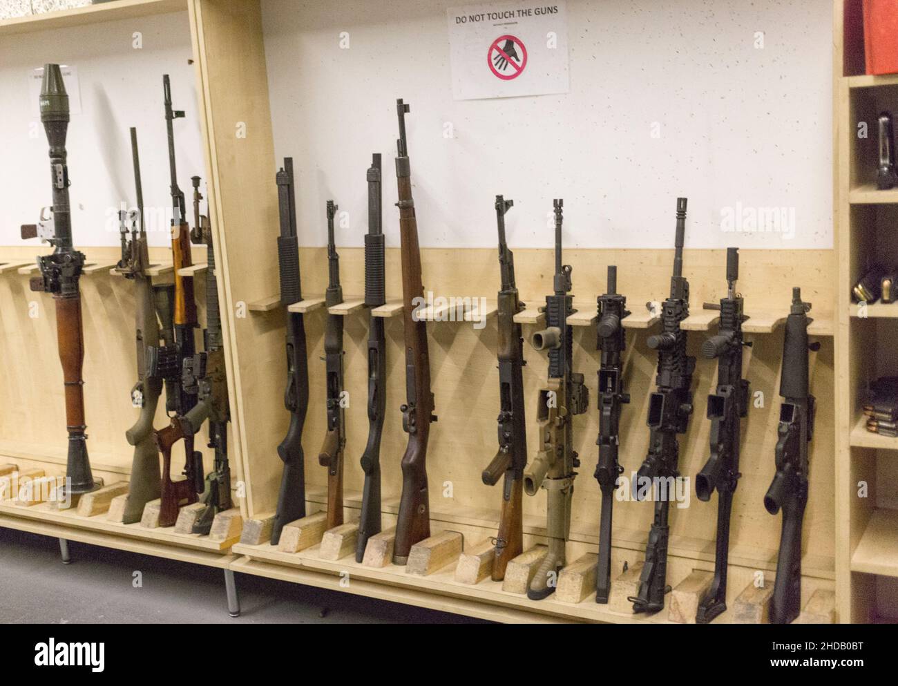 Automatic rifles hi-res stock photography and images - Alamy