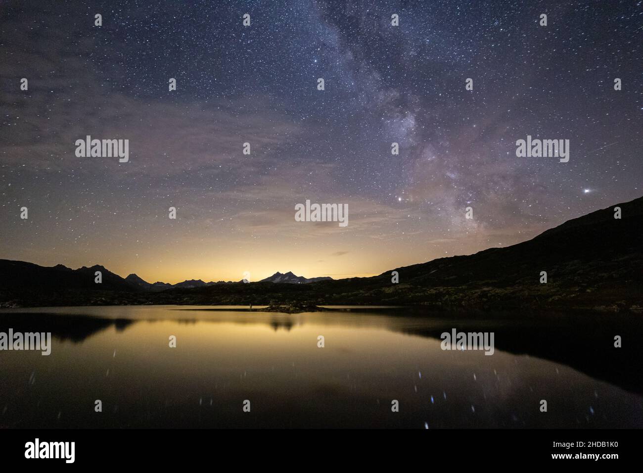 Milky way lake switzerland hi-res stock photography and images - Alamy