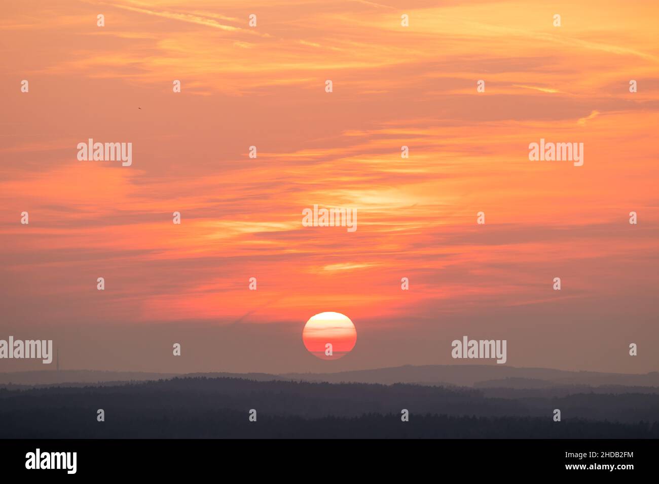 Sun over mountains hi-res stock photography and images - Alamy