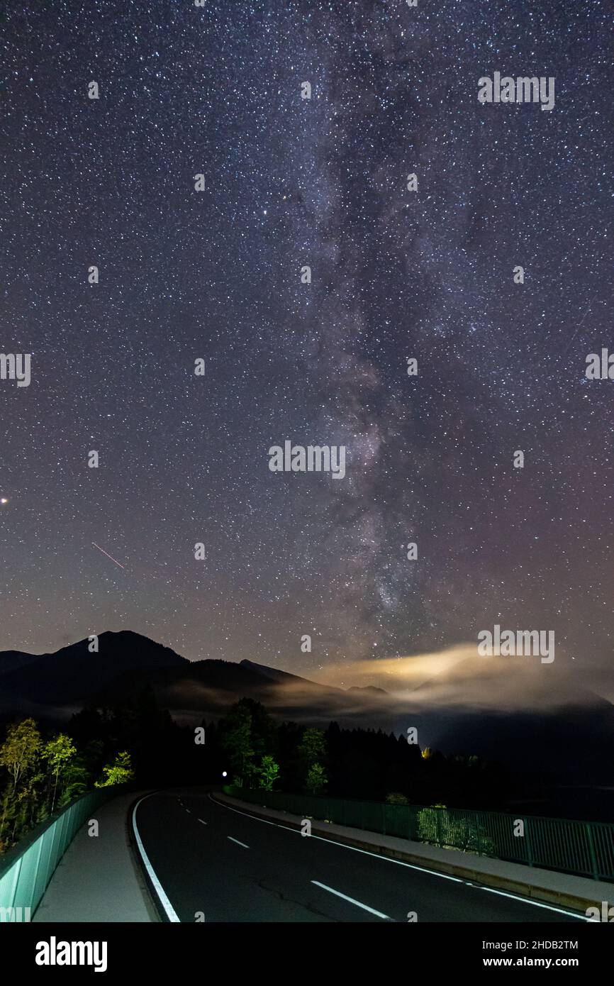 Milky way in night sky hi-res stock photography and images - Alamy
