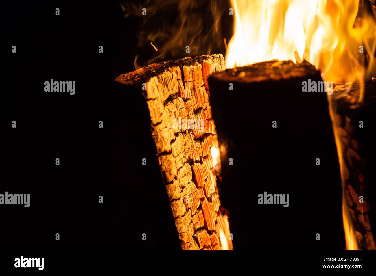 burning wood logs Stock Photo - Alamy