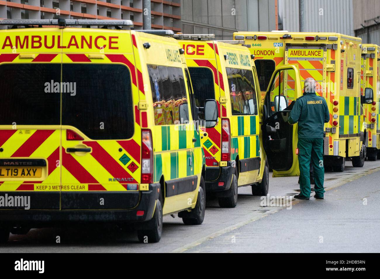 Line of ambulances hi-res stock photography and images - Alamy
