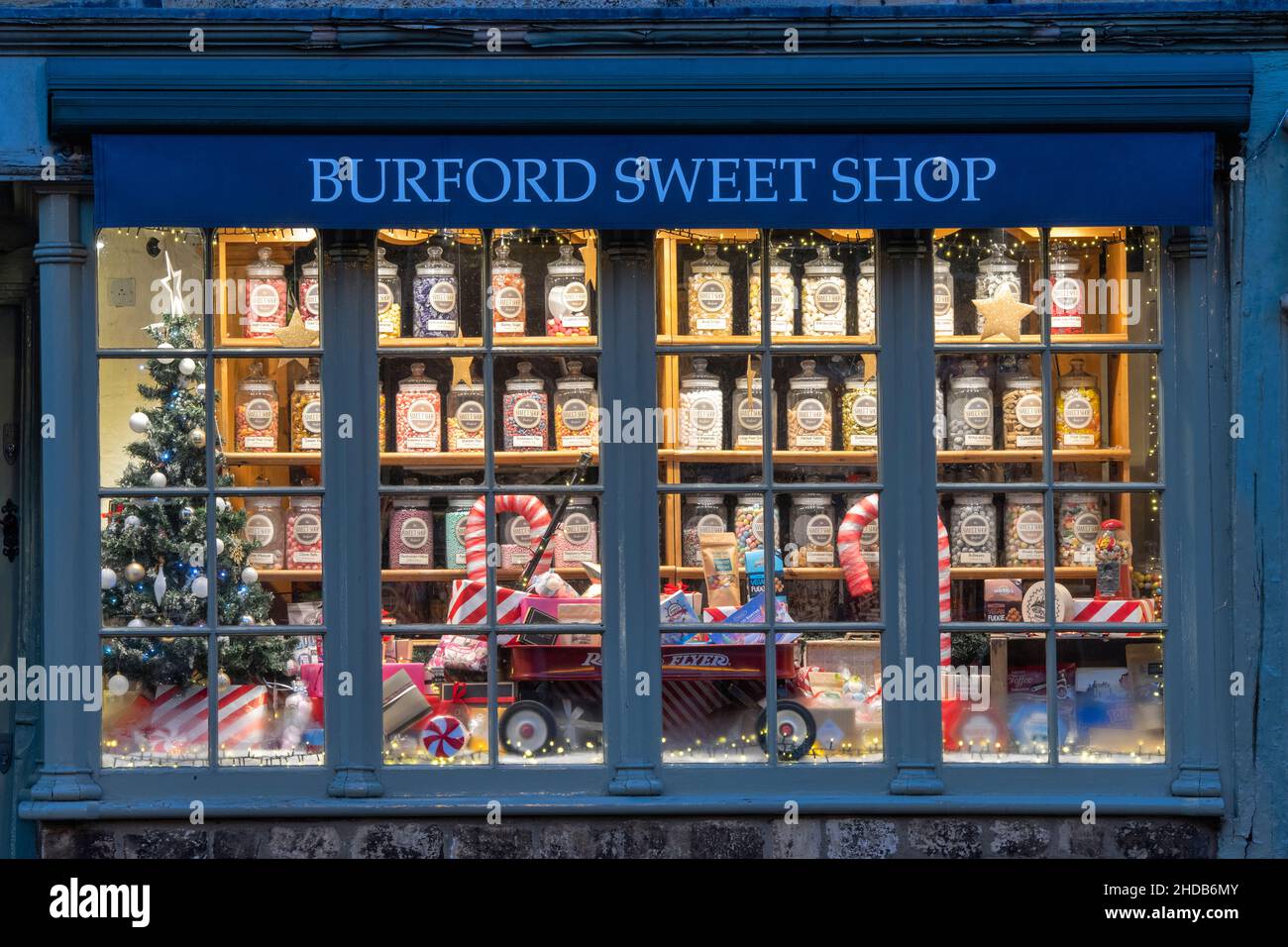 Old sweet shop hi-res stock photography and images - Alamy