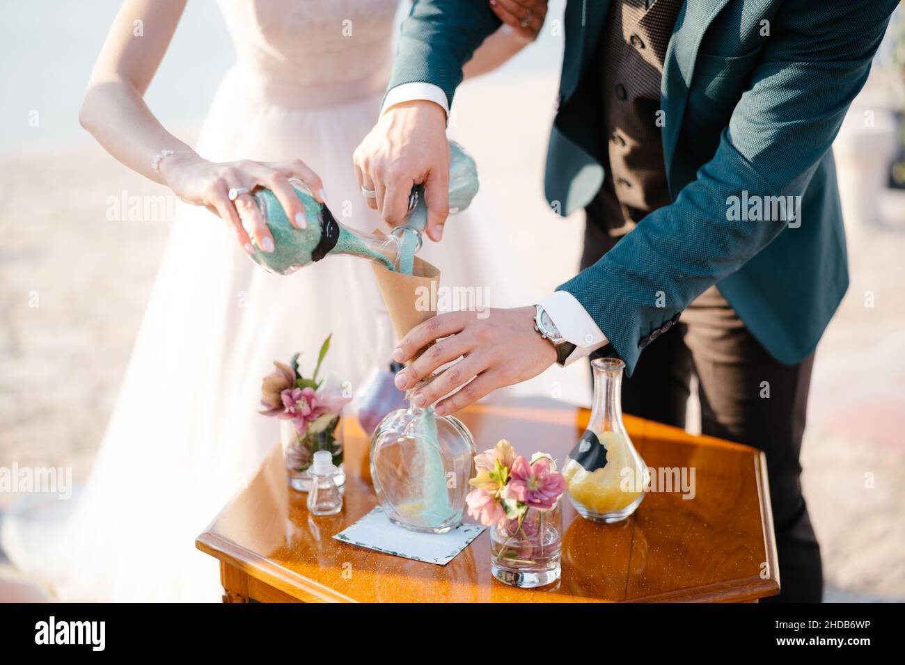 Colored sand table hi-res stock photography and images - Alamy