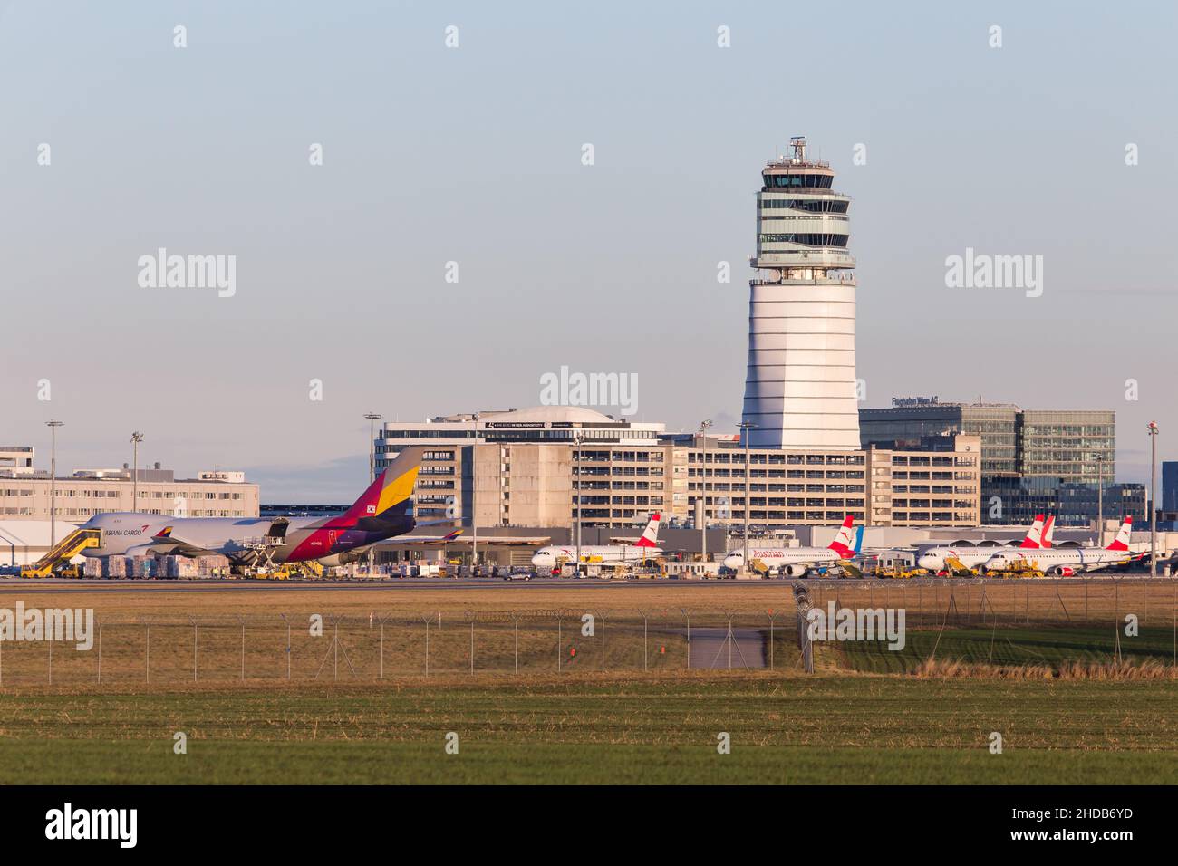 Aerodrome apron hi-res stock photography and images - Alamy