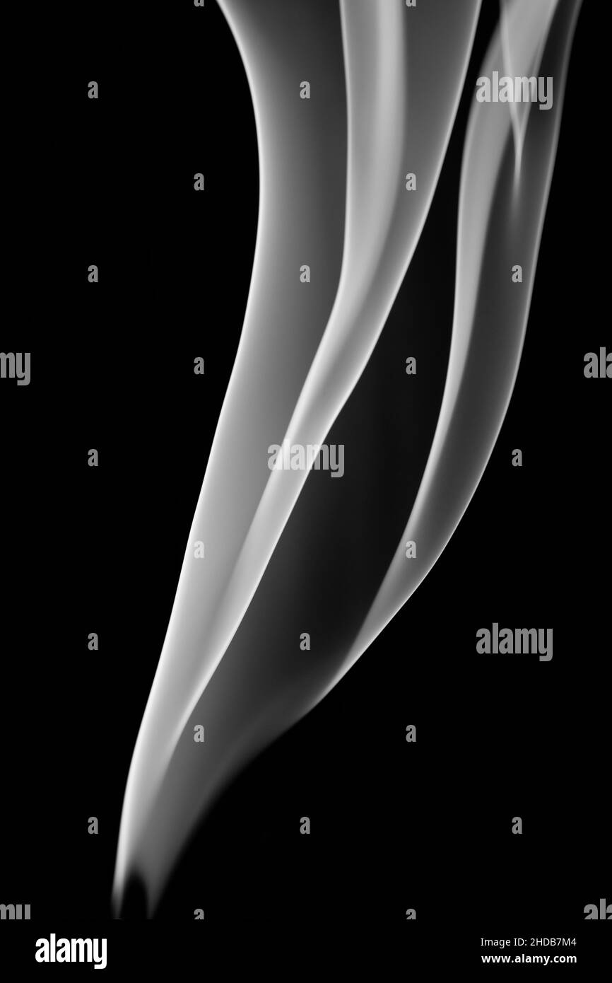 Black smoke background hi-res stock photography and images - Alamy