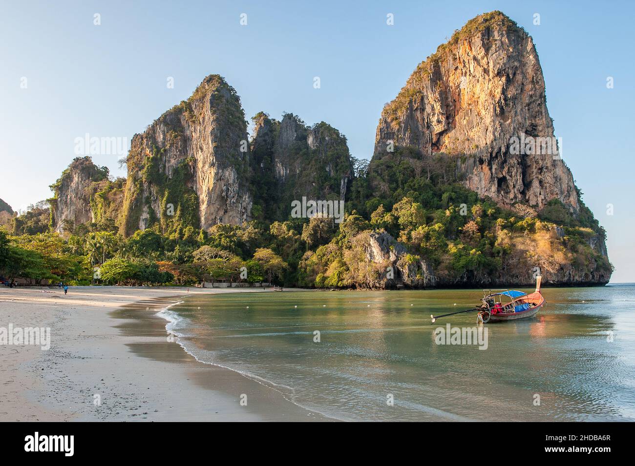 Dawn at Railay Beach West, one of the most famous beaches in Thailand ...