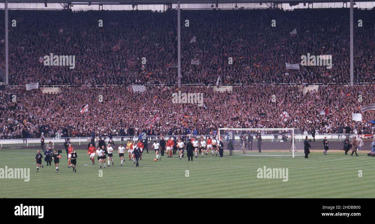 World cup pitch hi-res stock photography and images - Alamy