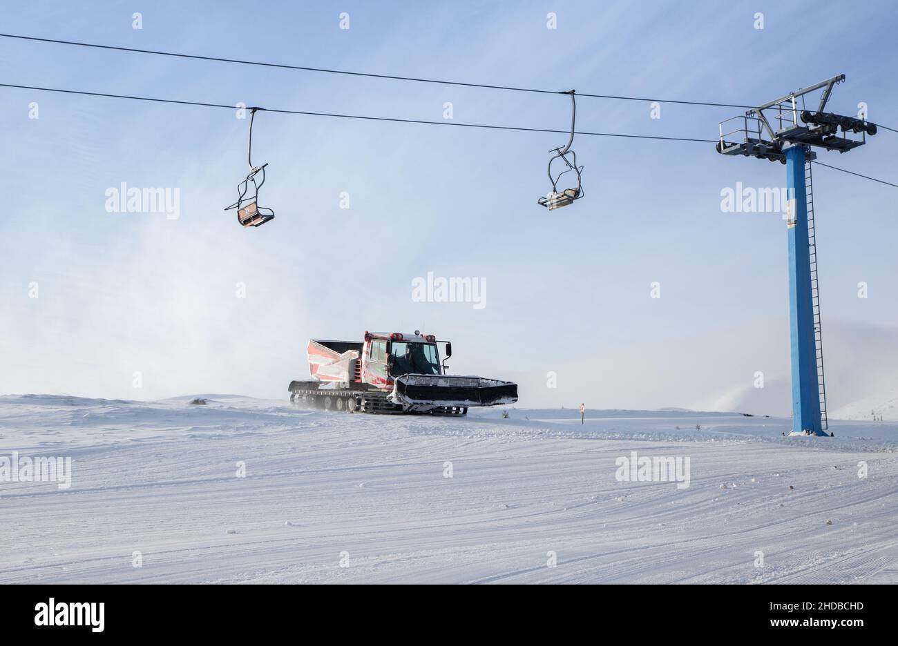 Tracked snow vehicle hi-res stock photography and images - Alamy