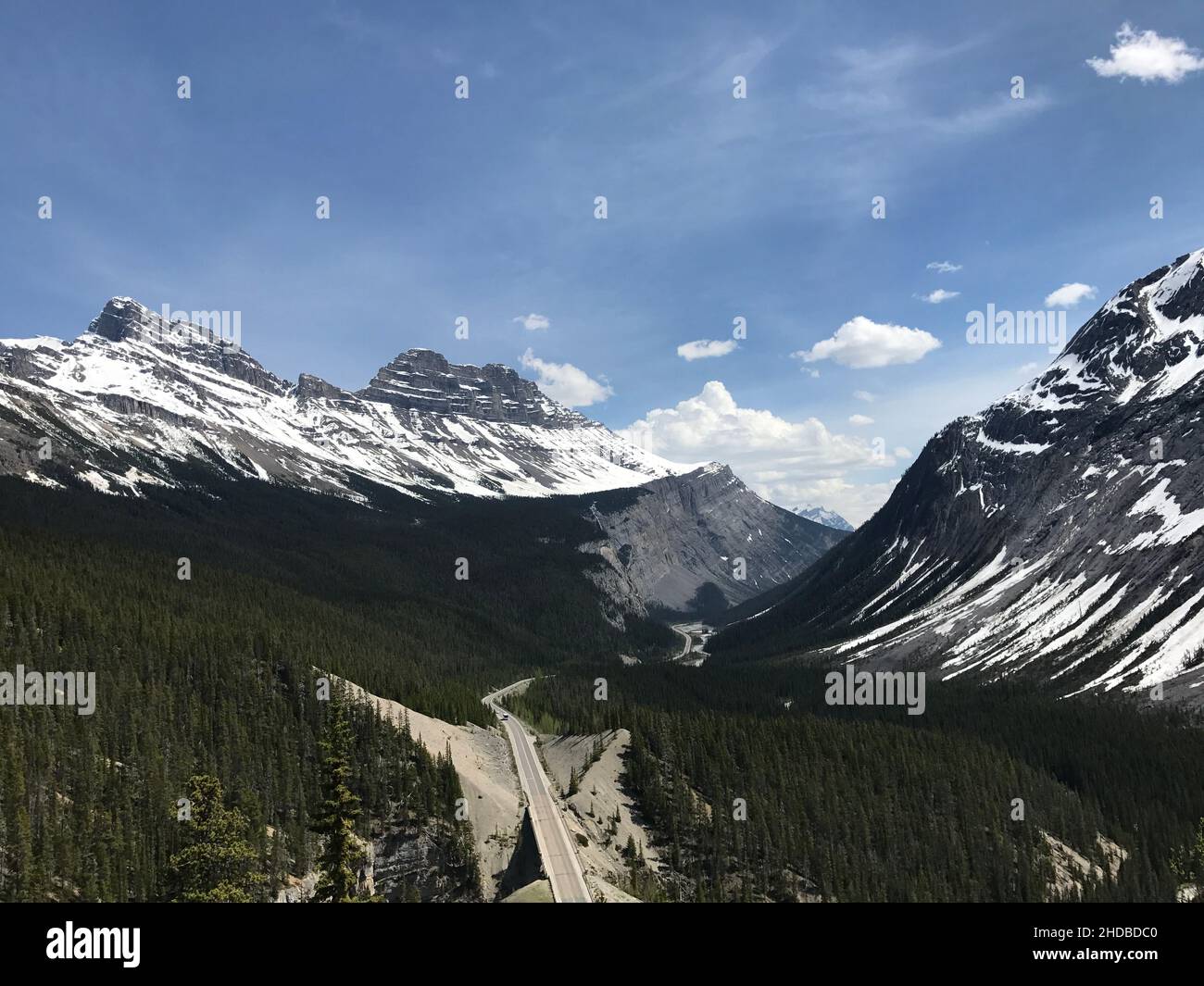 Beautiful snow alberta road hi-res stock photography and images - Alamy
