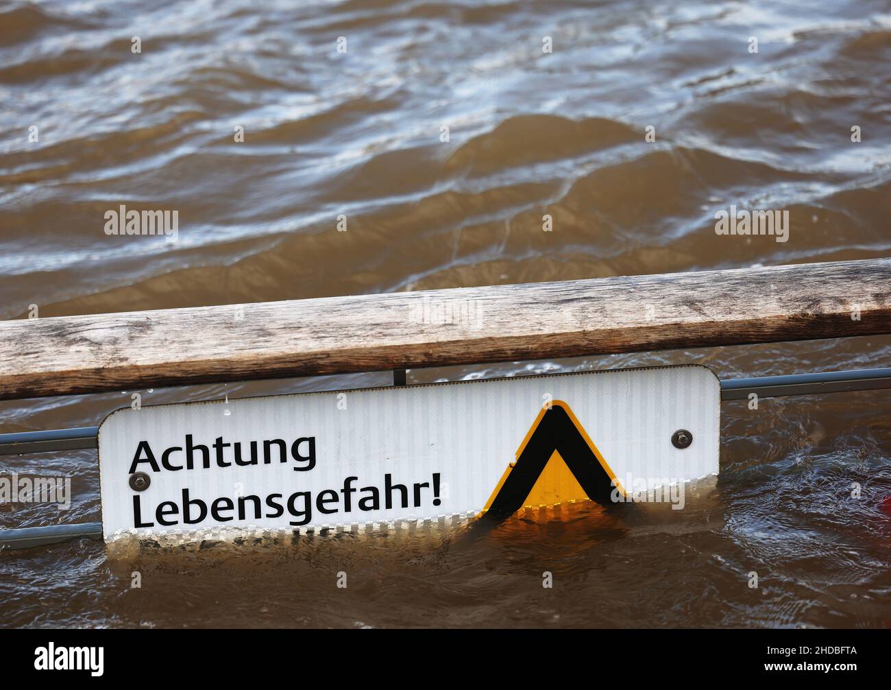 Cologne, Germany. 05th Jan, 2022. A warning sign with the inscription ...