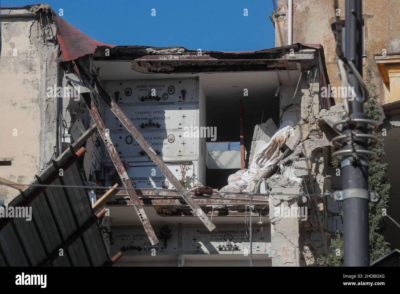 Naples, Italy. 05th Jan, 2022. Naples The collapse discovered in the ...