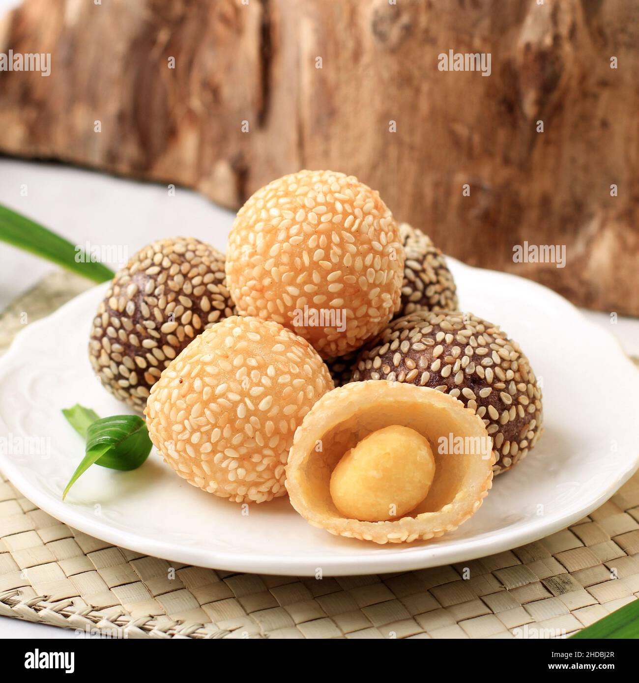 Fried glutinous rice balls hi-res stock photography and images - Alamy