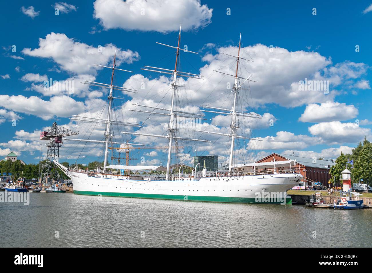 Full Rigged Ship High Resolution Stock Photography and Images - Alamy