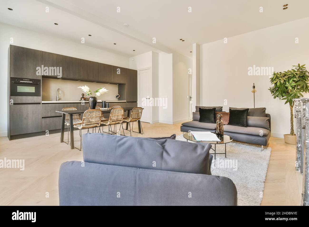 Interior of a beautiful living room. Modern and luxury house design ...