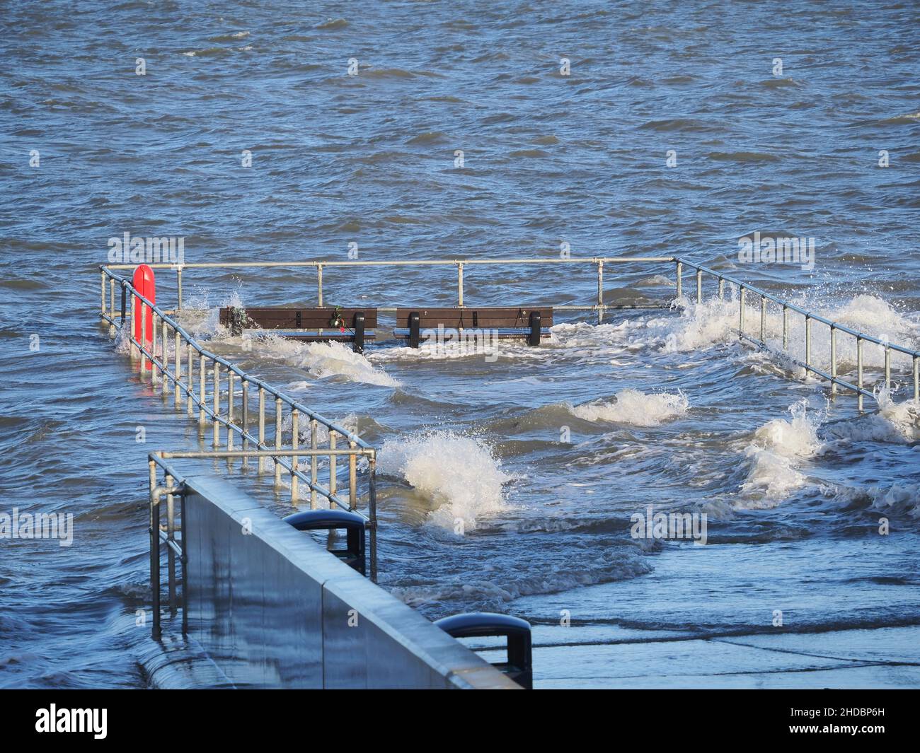 Sheerness, Kent, UK. 5th Jan, 2022. UK Weather: a tidal surge cover ...