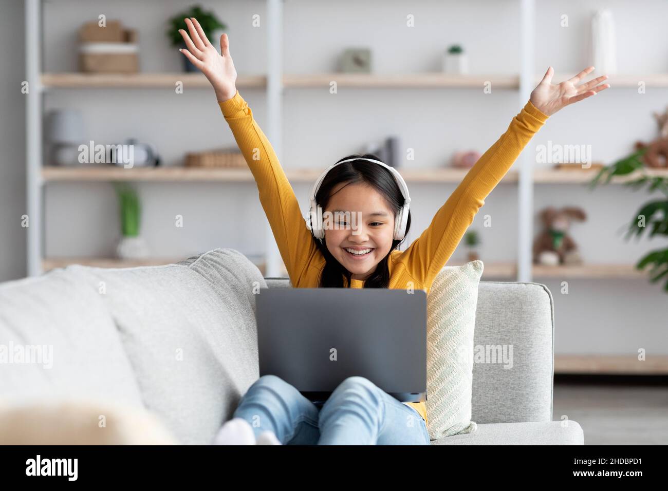 Asian children playing interior hi-res stock photography and images - Alamy