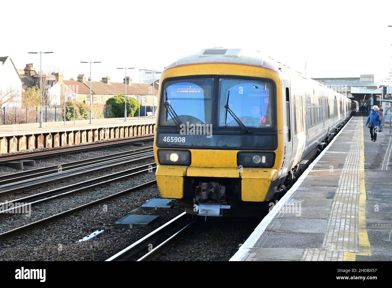 Passenger trains at Tonbridge station on 6 jan 2022 Stock Photo - Alamy