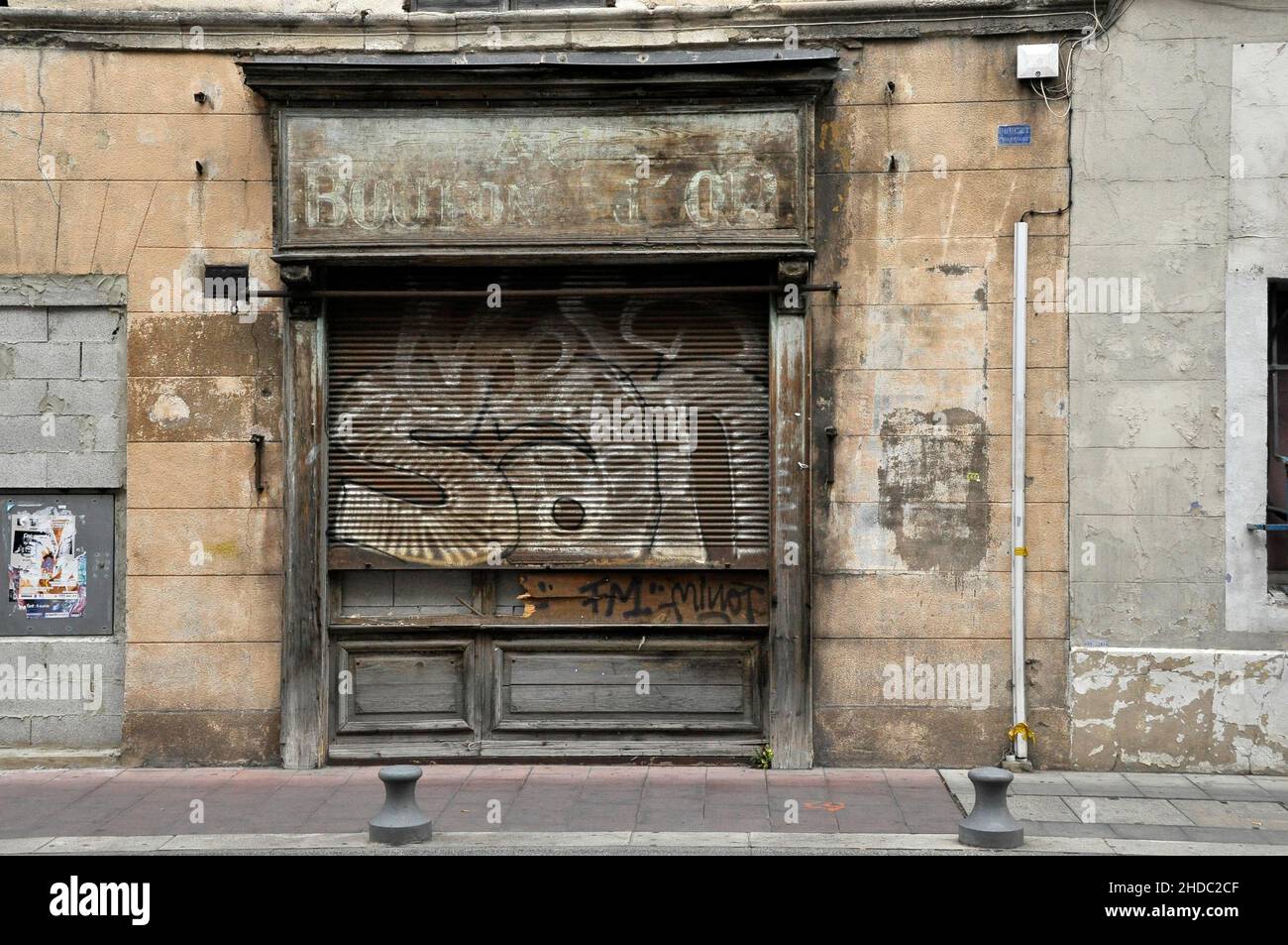 Abandoned shop, closed entrance, France, Europe Stock Photo - Alamy