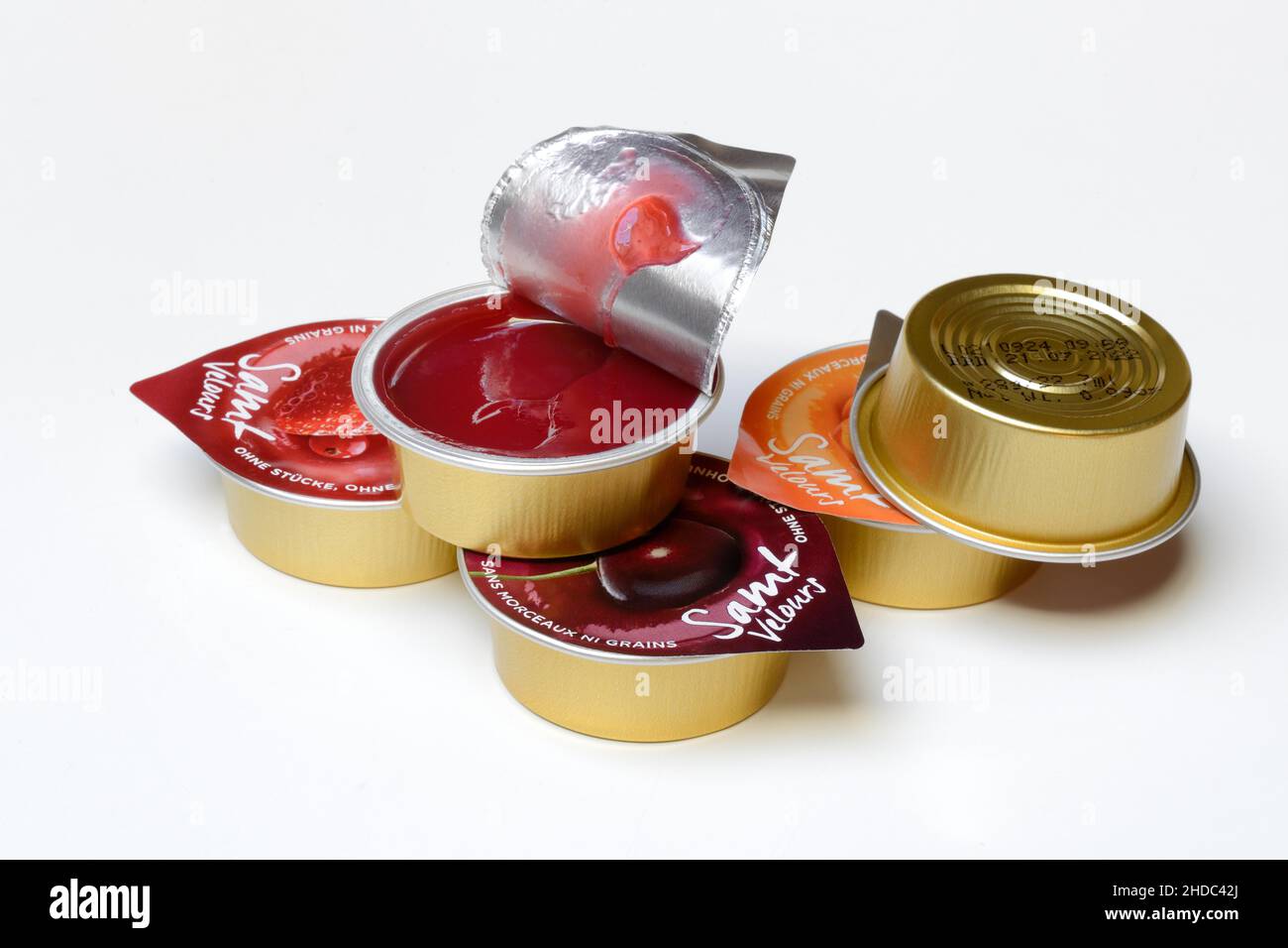 Various jams in portion packs, jam Stock Photo - Alamy