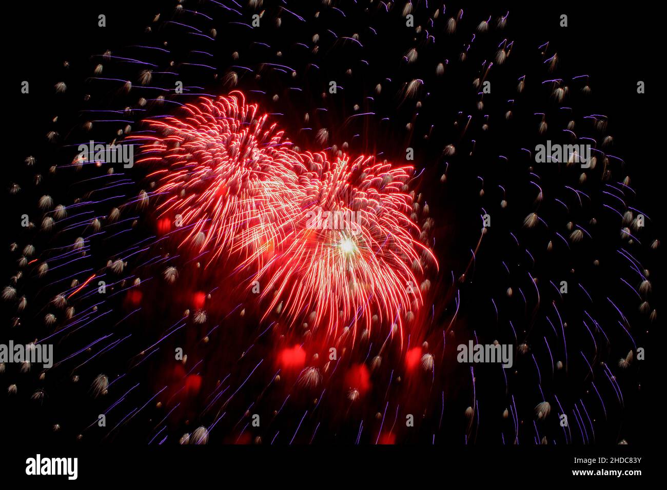 Red and white fireworks hi-res stock photography and images - Alamy